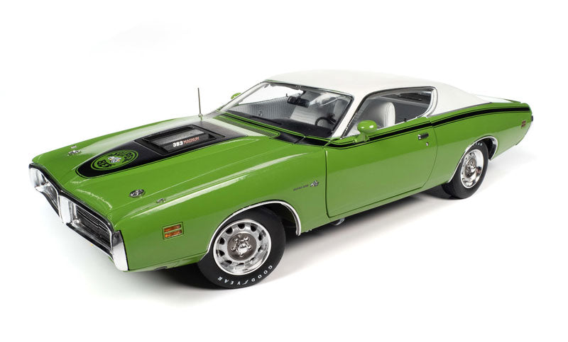 1971 Dodge Charger Super Bee in FJ6 Go Green /AMEAMERICAN MUSCLE 1/18 ...